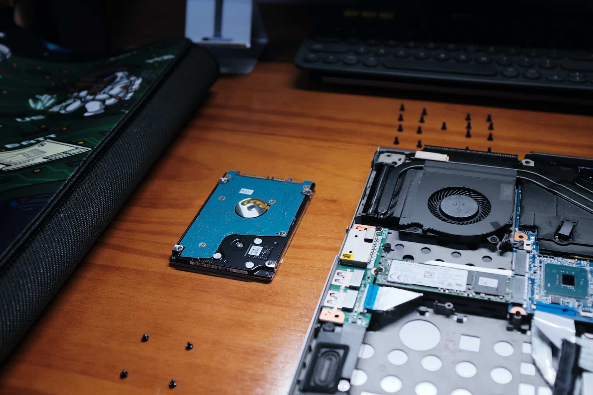 Avoid These 7 Mistakes When Discarding A Hard Drive | Reworx